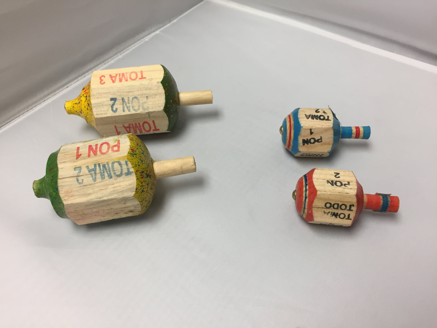 Pirinola (Pack of 2) TOMA TODO Game – Artesanias Mexicanas Morelia